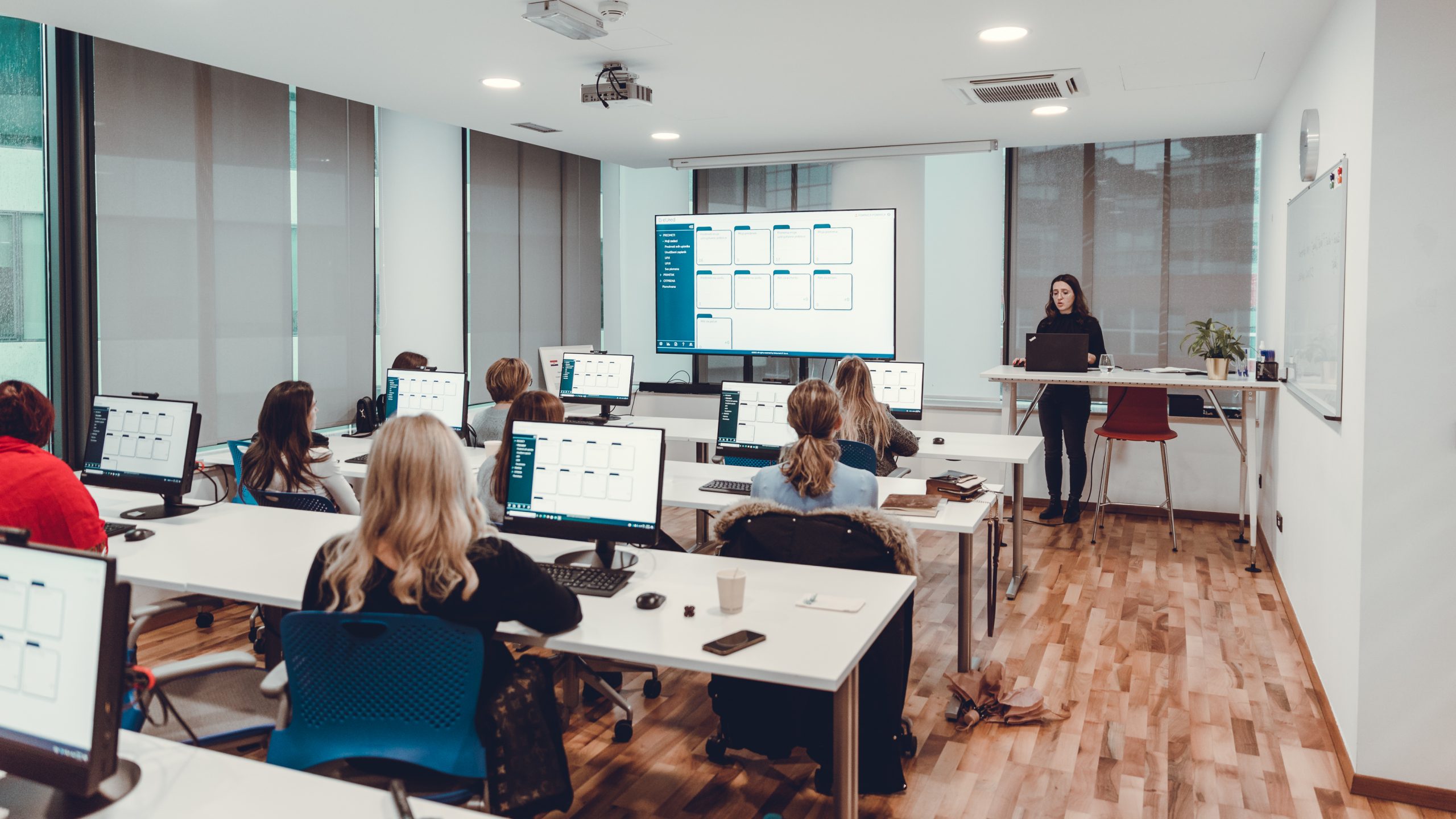eUred za škole: Krenuli smo s edukacijama u radu s aplikacijom prema ...